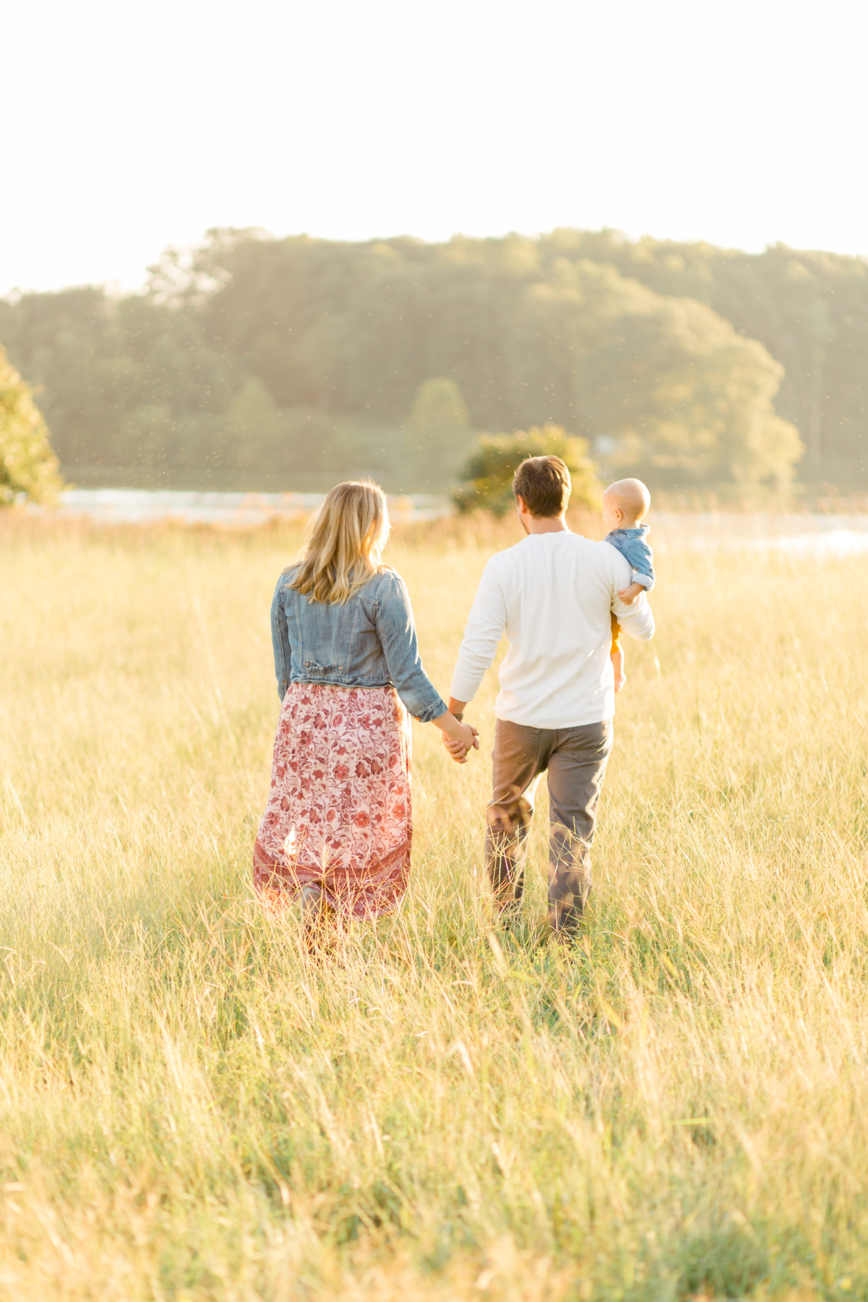 5 Easy Steps to Plan Cohesive Family Photo Outfits - emilybelson.com